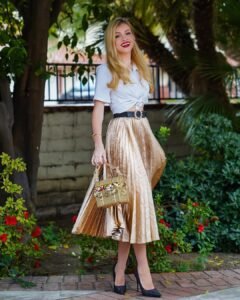 22 Stunning Party Outfit Ideas for Women That Turn Every Head - InspoCloset